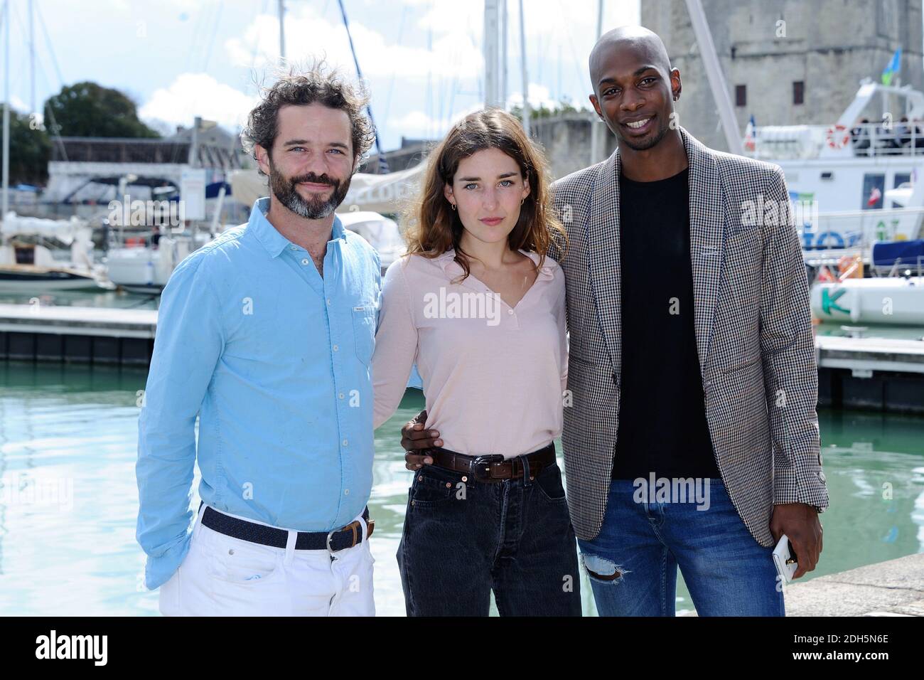 Eric Pellegrin, Helene Kuhn et un invite assistent a un photocall pour ...
