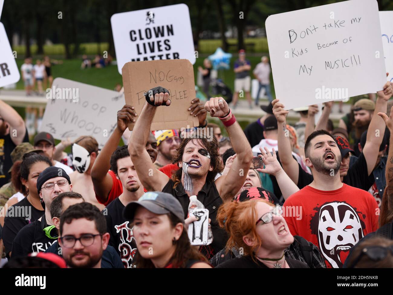 The Juggalos , fans of the rap-rock group the Insane Clown Posse ...