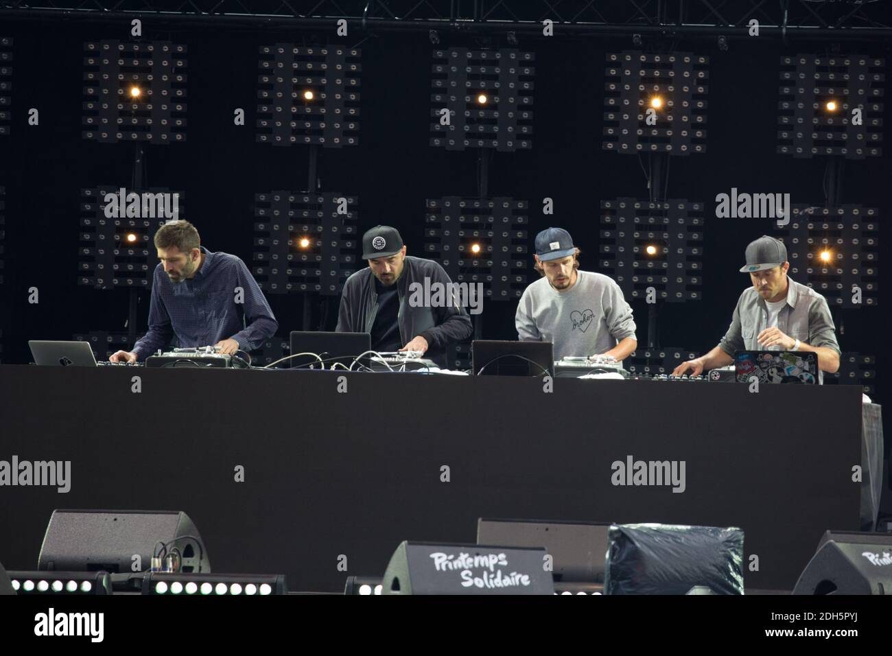 Group C2C at concert Meeting Printemps Solidaire 2017 for 0,7 P.I.B ...