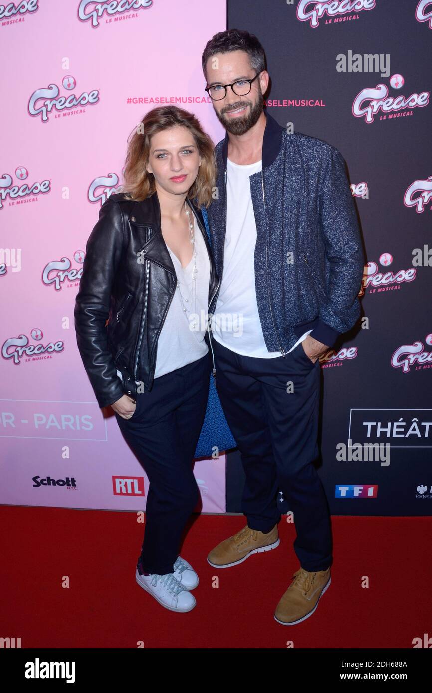 Amandine Bourgeois et Emmanuel Moire assistent a la Premiere de Gala de ...