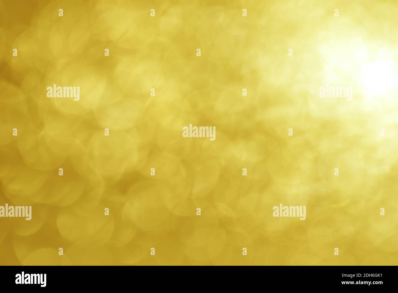 Bright round golden yellow color light bokeh Stock Photo - Alamy