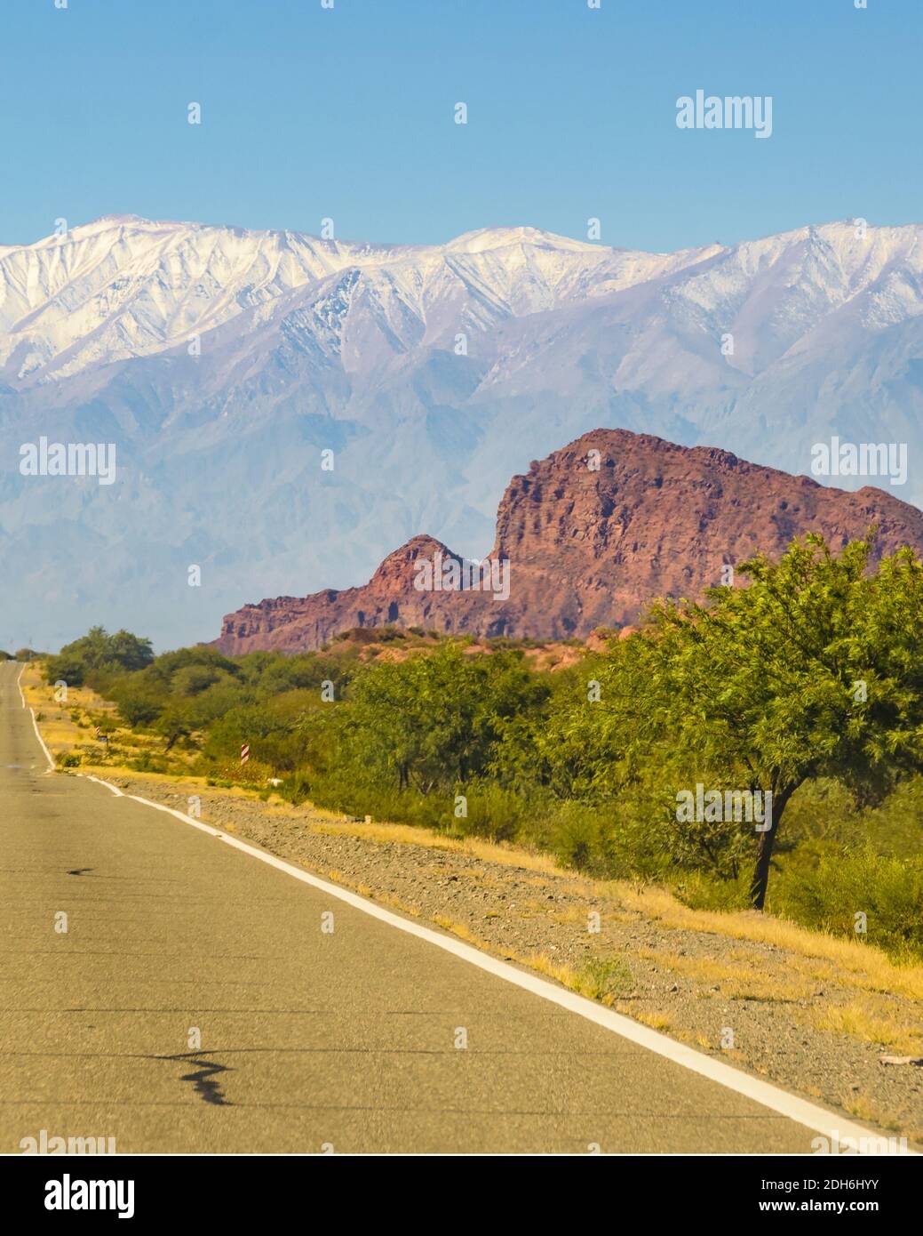 Empty highway landscape hi-res stock photography and images - Alamy