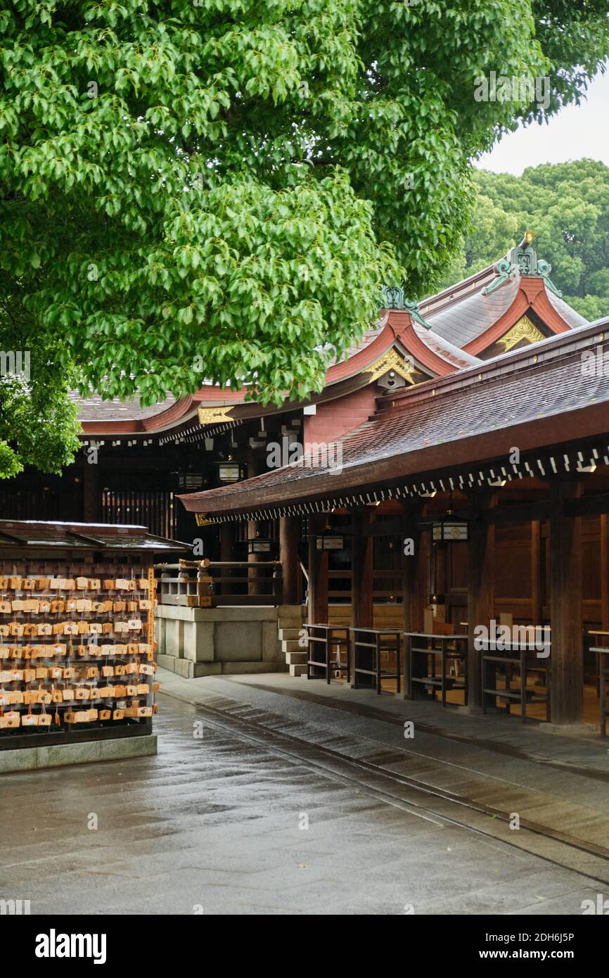 Meiji shrine tour hi-res stock photography and images - Alamy