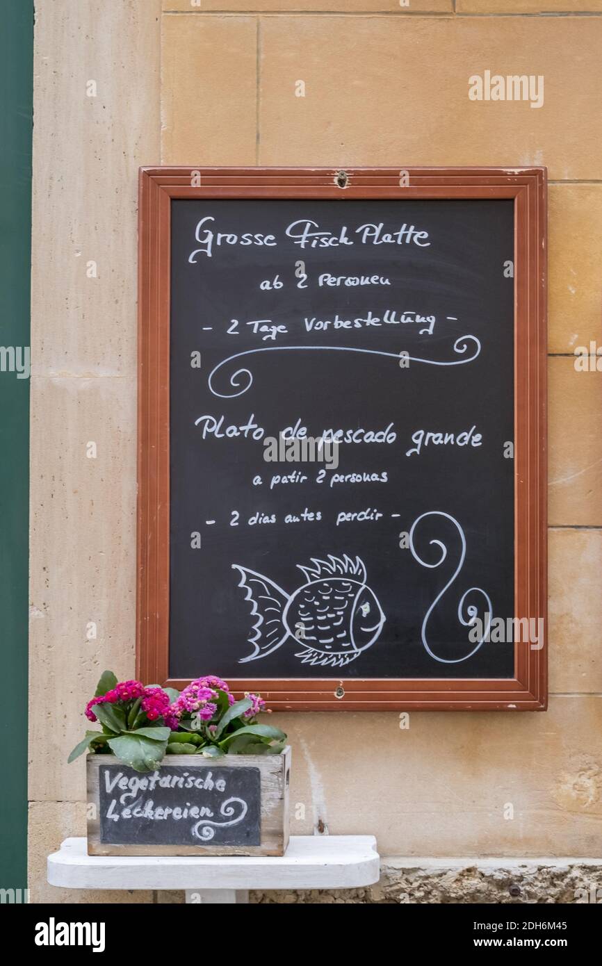 Grosse fisch platte hi-res stock photography and images - Alamy