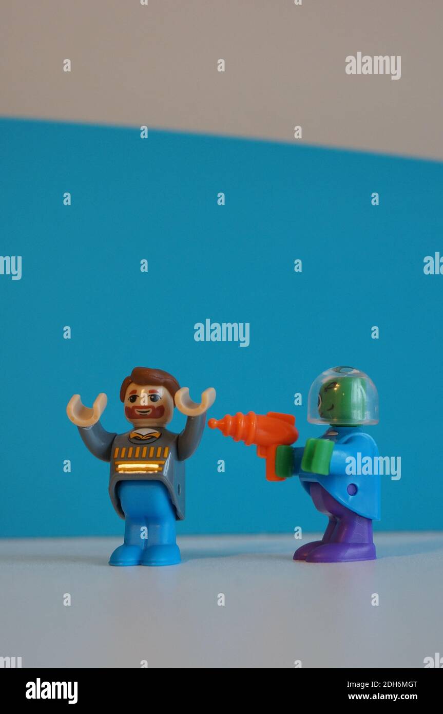 Laser gun alien hi-res stock photography and images - Alamy