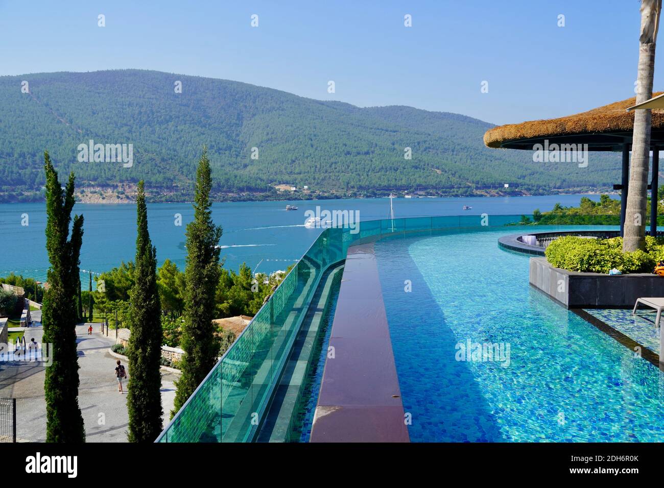Emerald green pool hi-res stock photography and images - Alamy