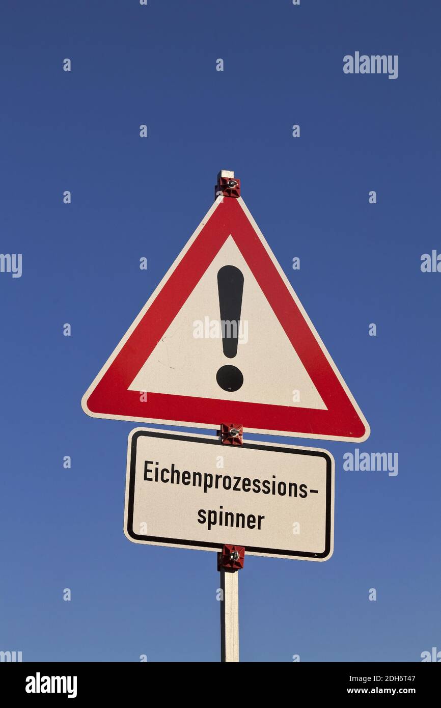 Oak processionary moth warning sign hi-res stock photography and images ...