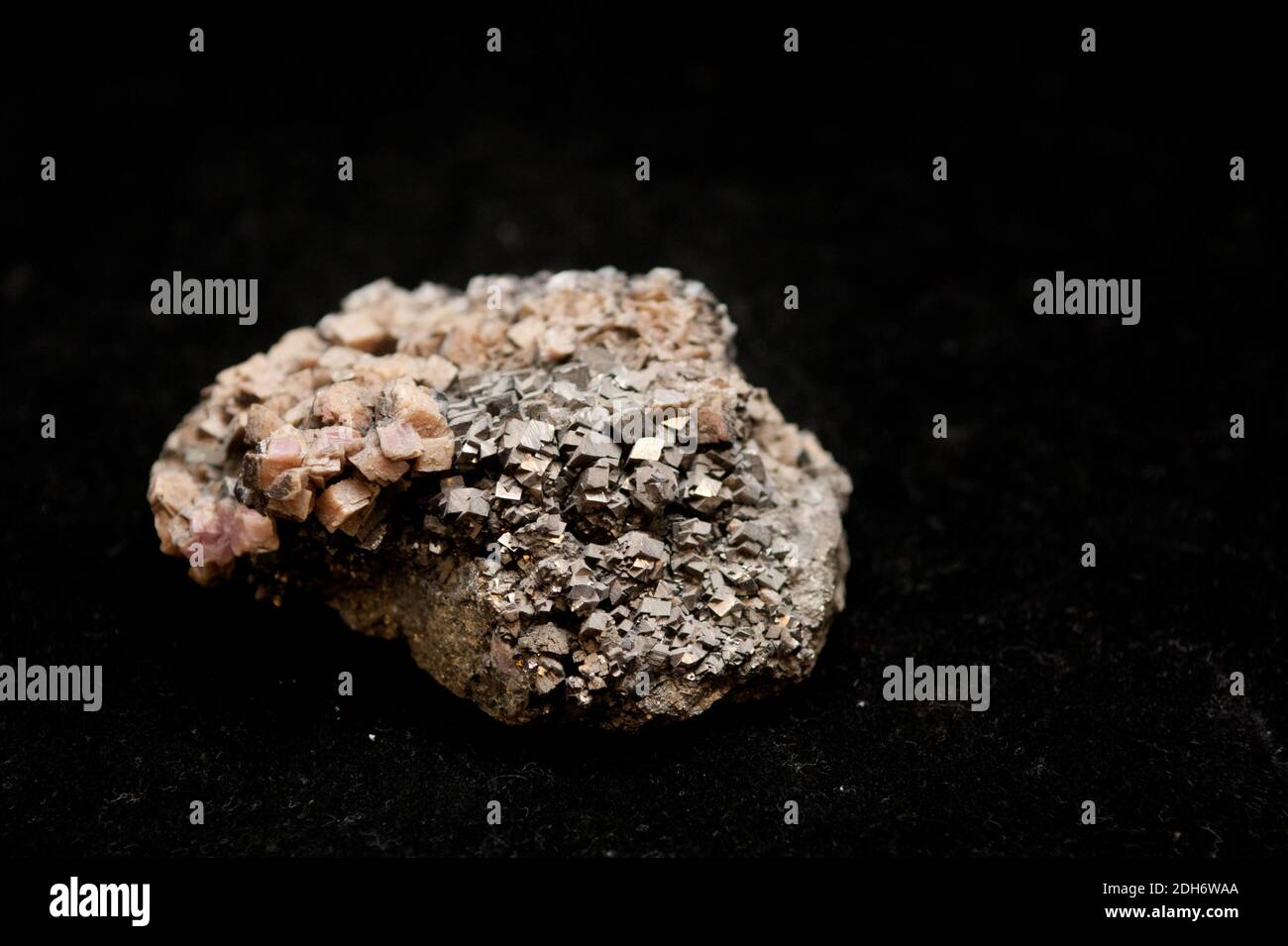 Arsenopyrite hi-res stock photography and images - Alamy