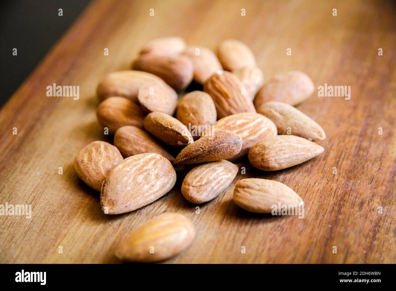 Roasted almonds macro hi-res stock photography and images - Alamy
