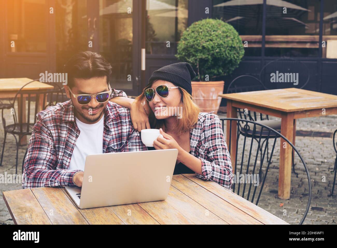 Multicultural students bar hi-res stock photography and images - Alamy