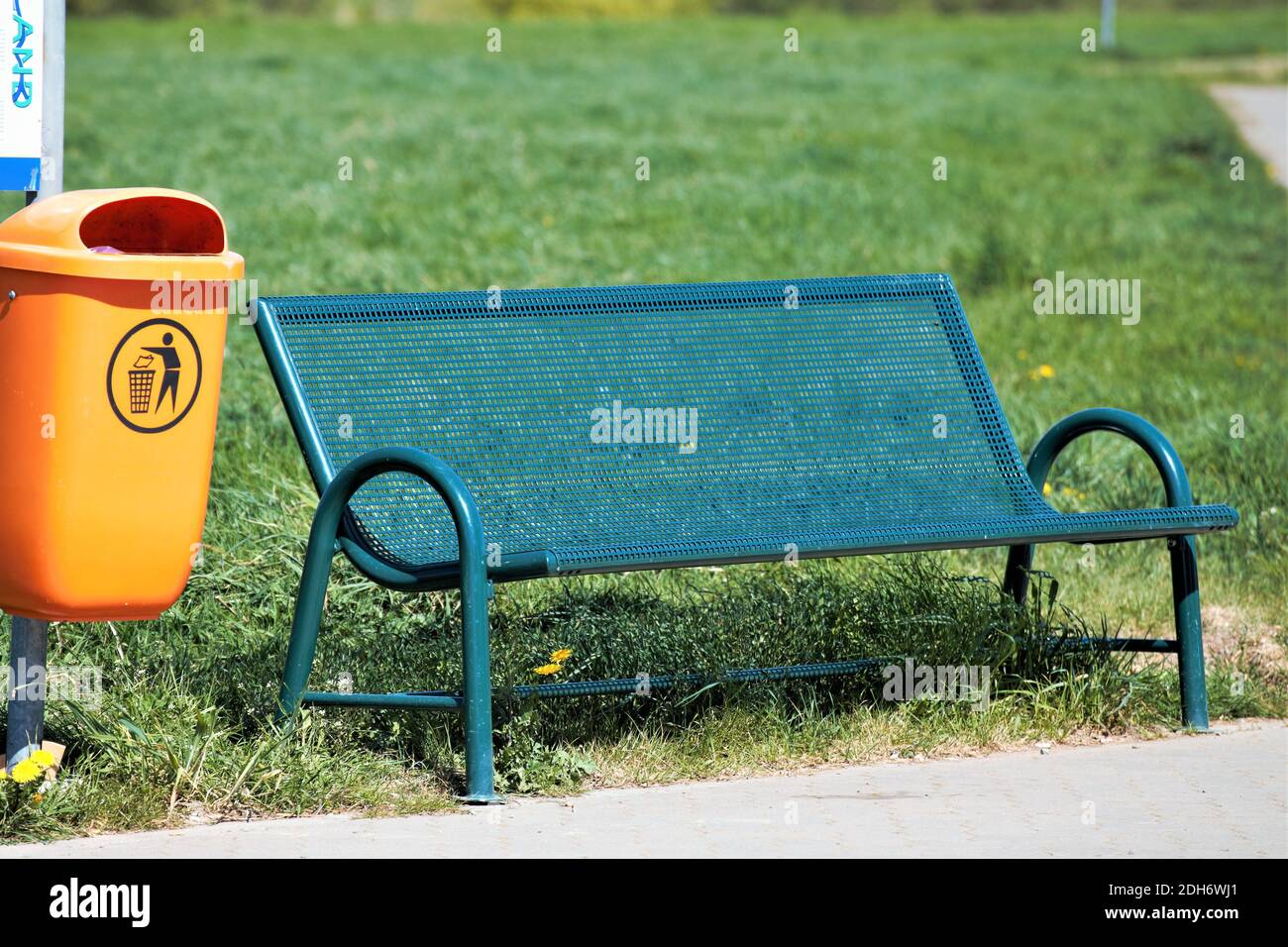 bench in the park Stock Photo - Alamy