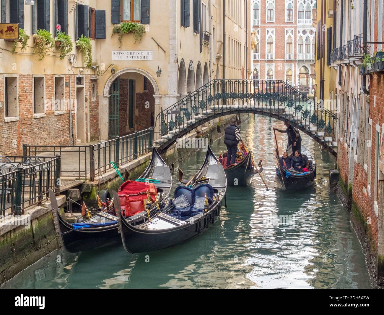 Ostreghe hi-res stock photography and images - Alamy