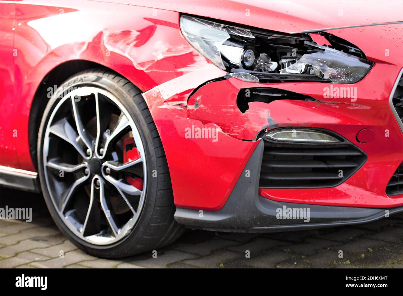Car parking road moving cars hi-res stock photography and images - Alamy