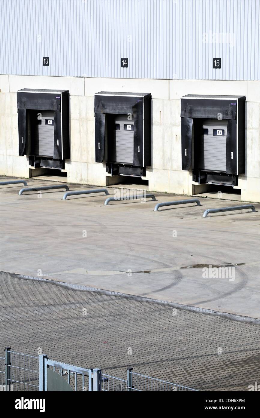 Interior loading dock hi-res stock photography and images - Alamy