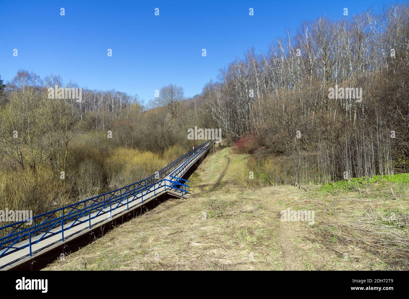 Hillside parapet hi-res stock photography and images - Alamy