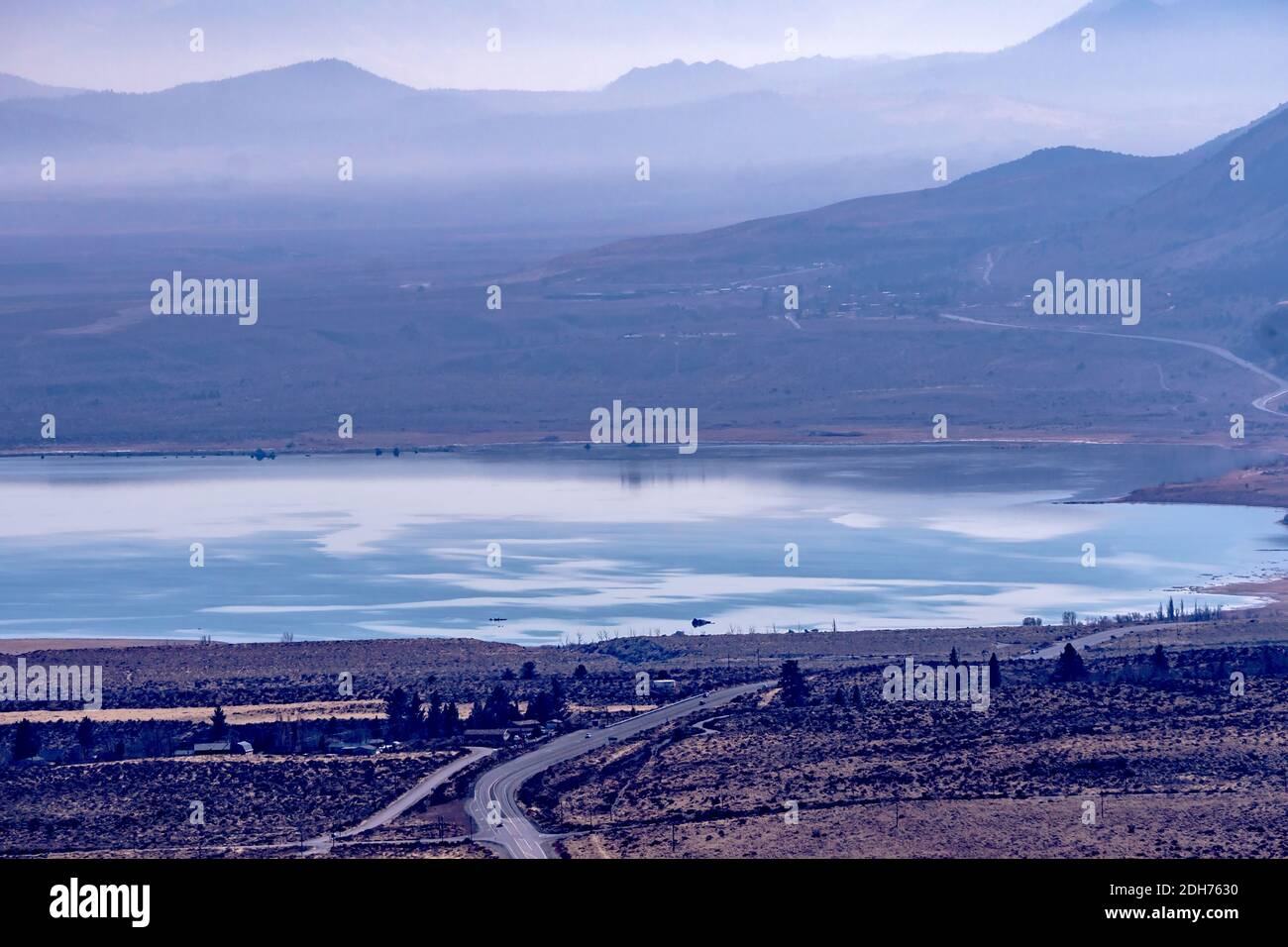 Scenery around mono lake in california Stock Photo - Alamy