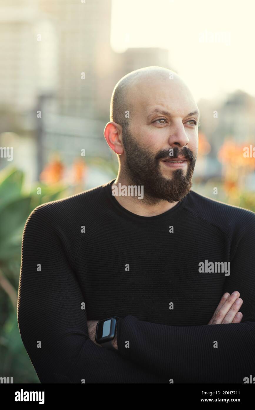 Outdoors man contemplate hi-res stock photography and images - Alamy