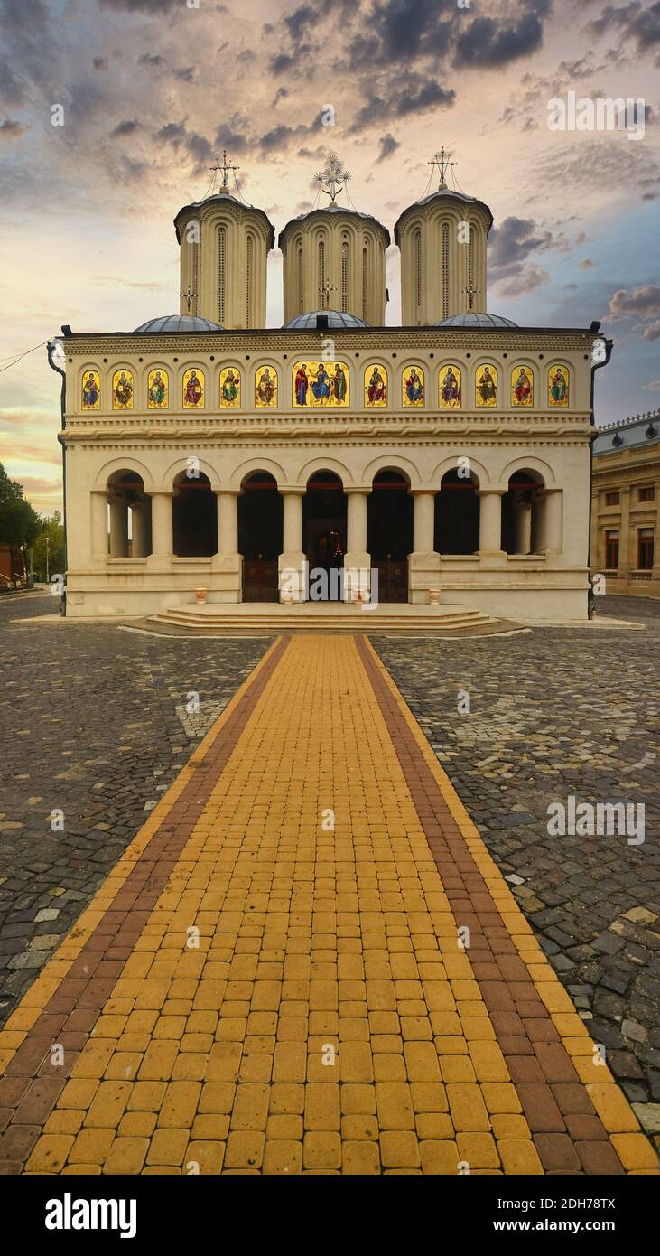 Patriarchal cross hi-res stock photography and images - Alamy