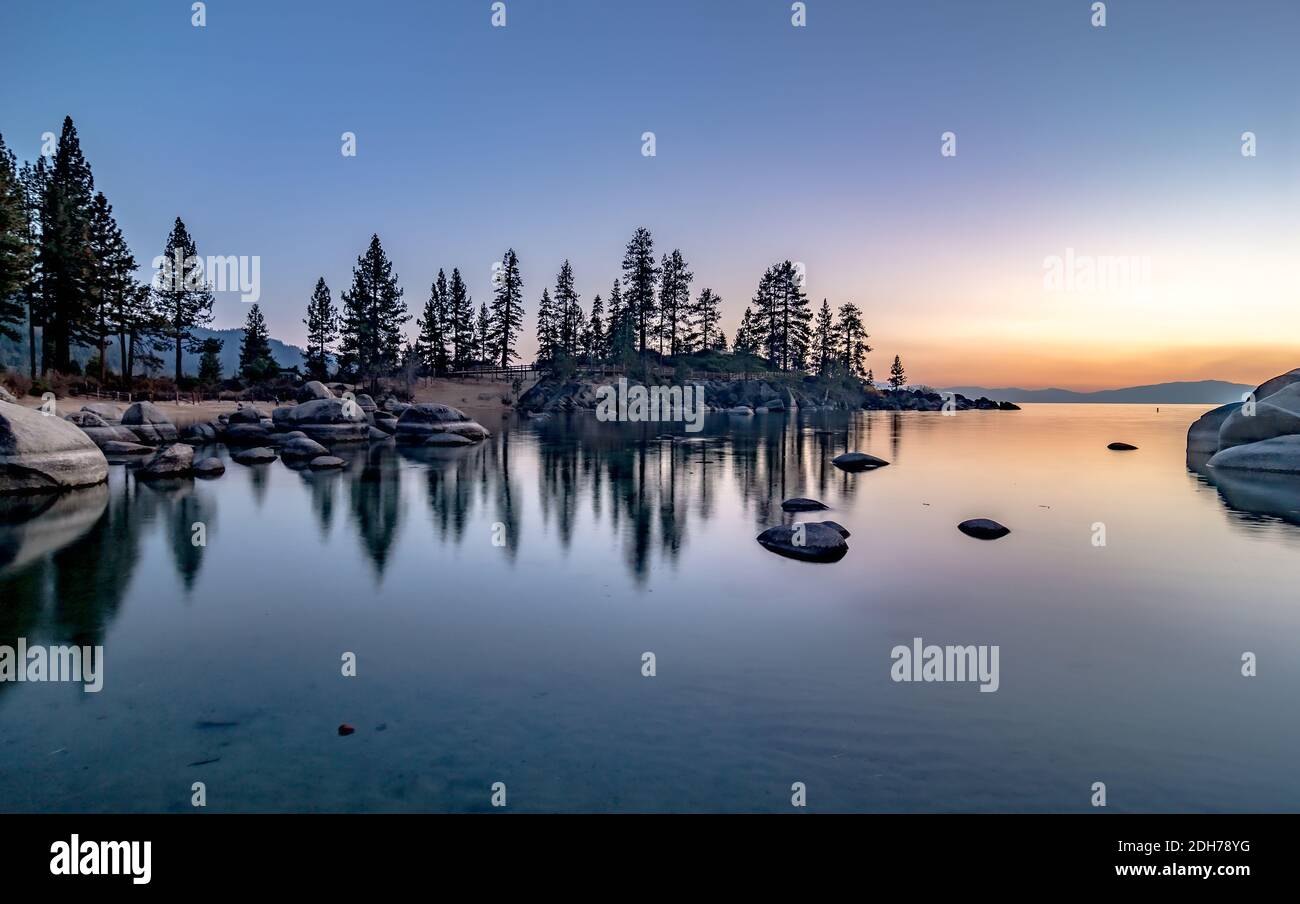 Beautiful sierra scenery lake hi-res stock photography and images - Alamy
