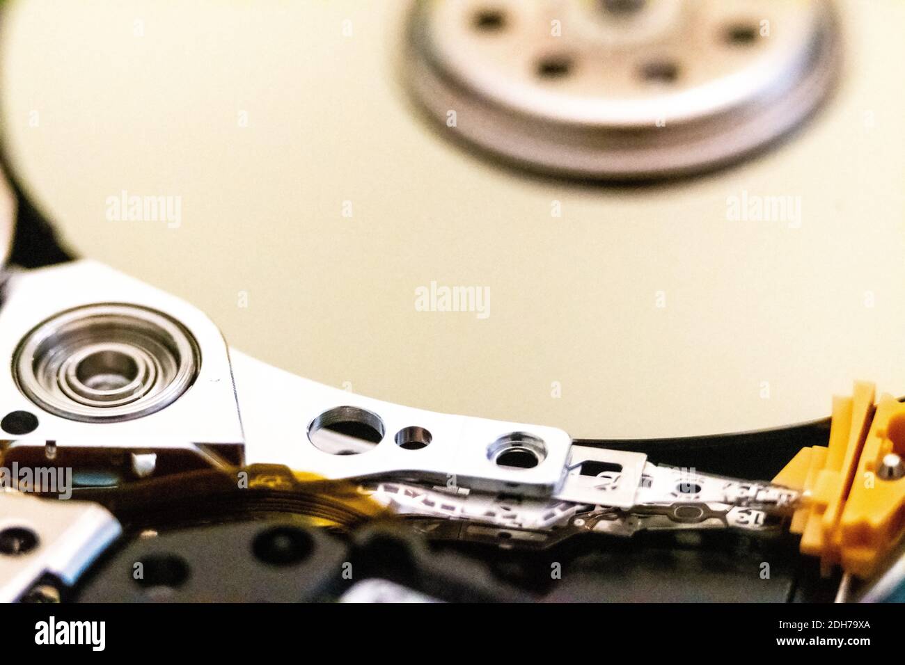 Electromagnetism and electronics hi-res stock photography and images ...