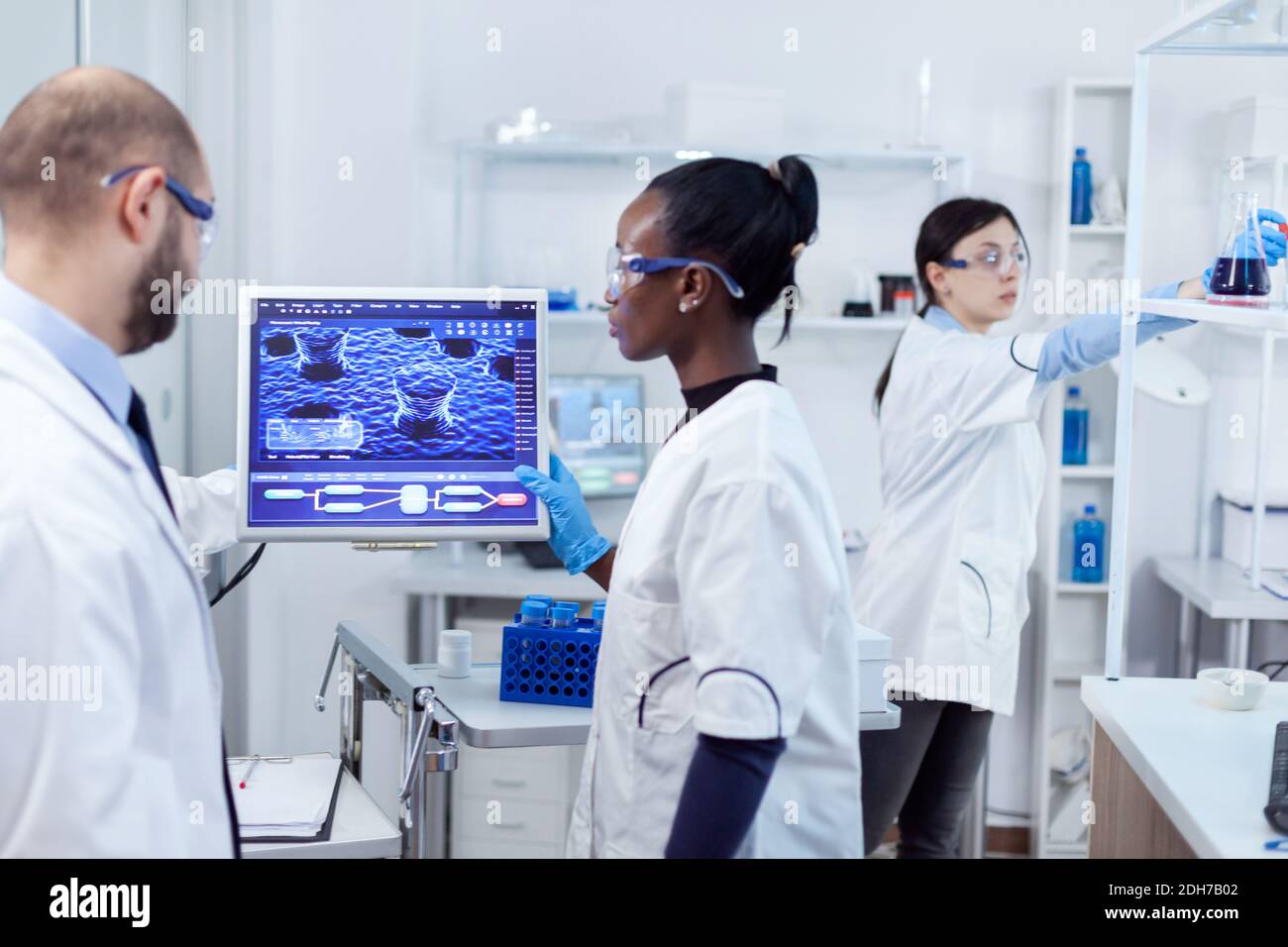 African lab technician hi-res stock photography and images - Alamy