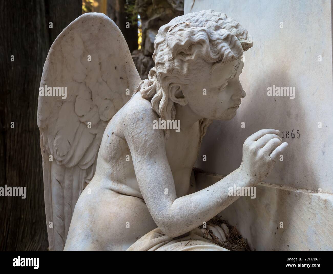 Statue of angel on an old tomb located in Genoa cemetery - Italy Stock ...