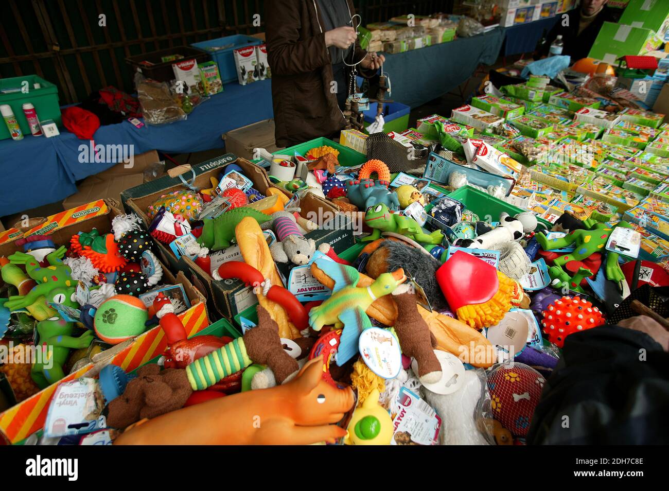 The bird market on ile de la cite in paris hi-res stock photography and ...