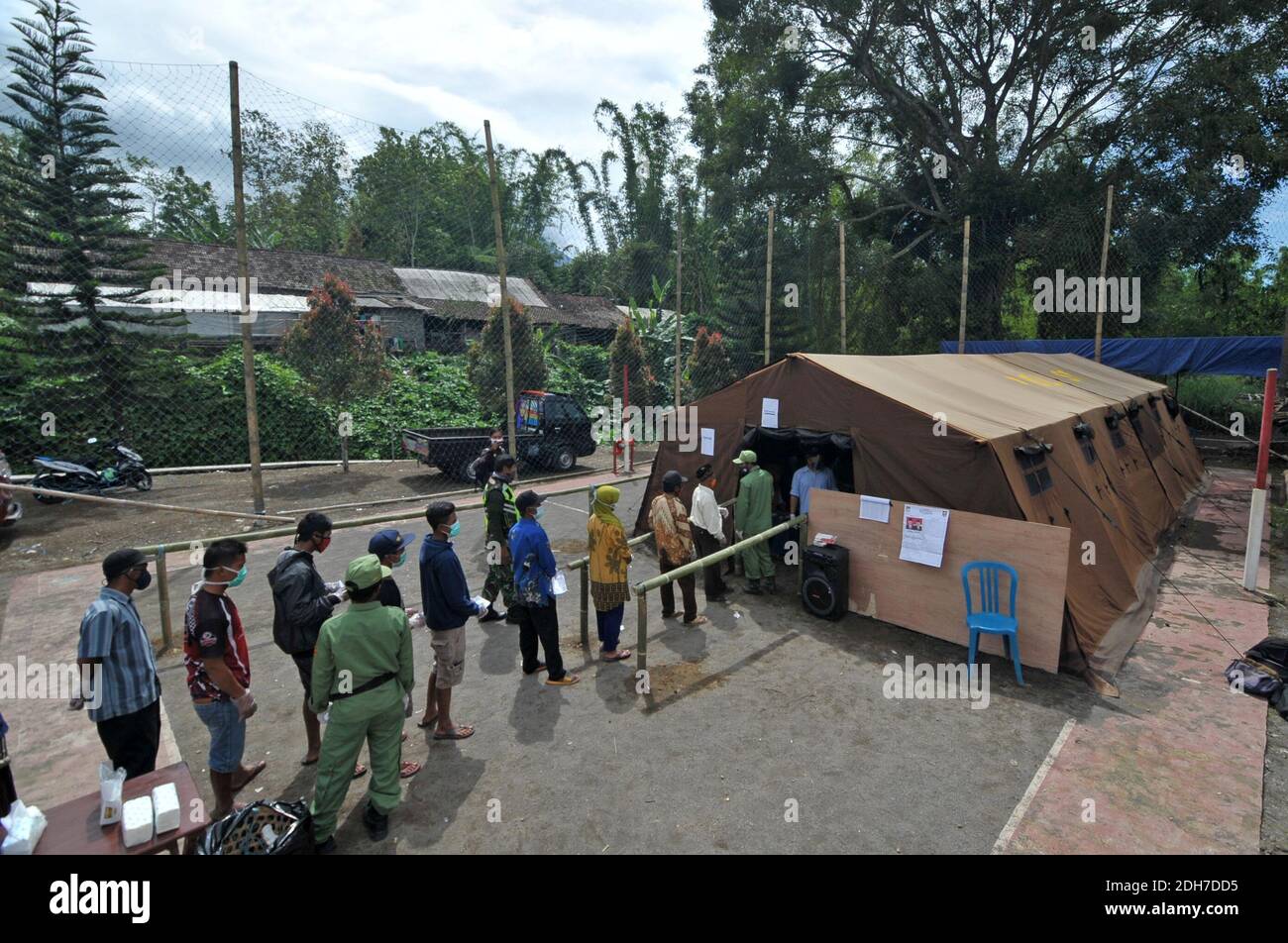 Central casting line hi-res stock photography and images - Alamy