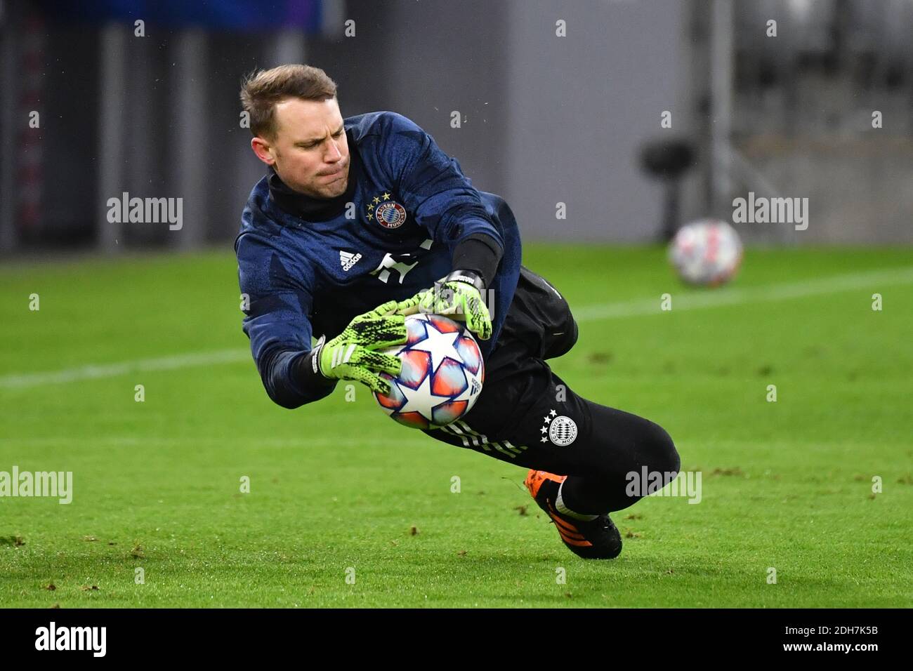 Manuel NEUER (goalwart FC Bayern Munich) warming up, parade, action ...