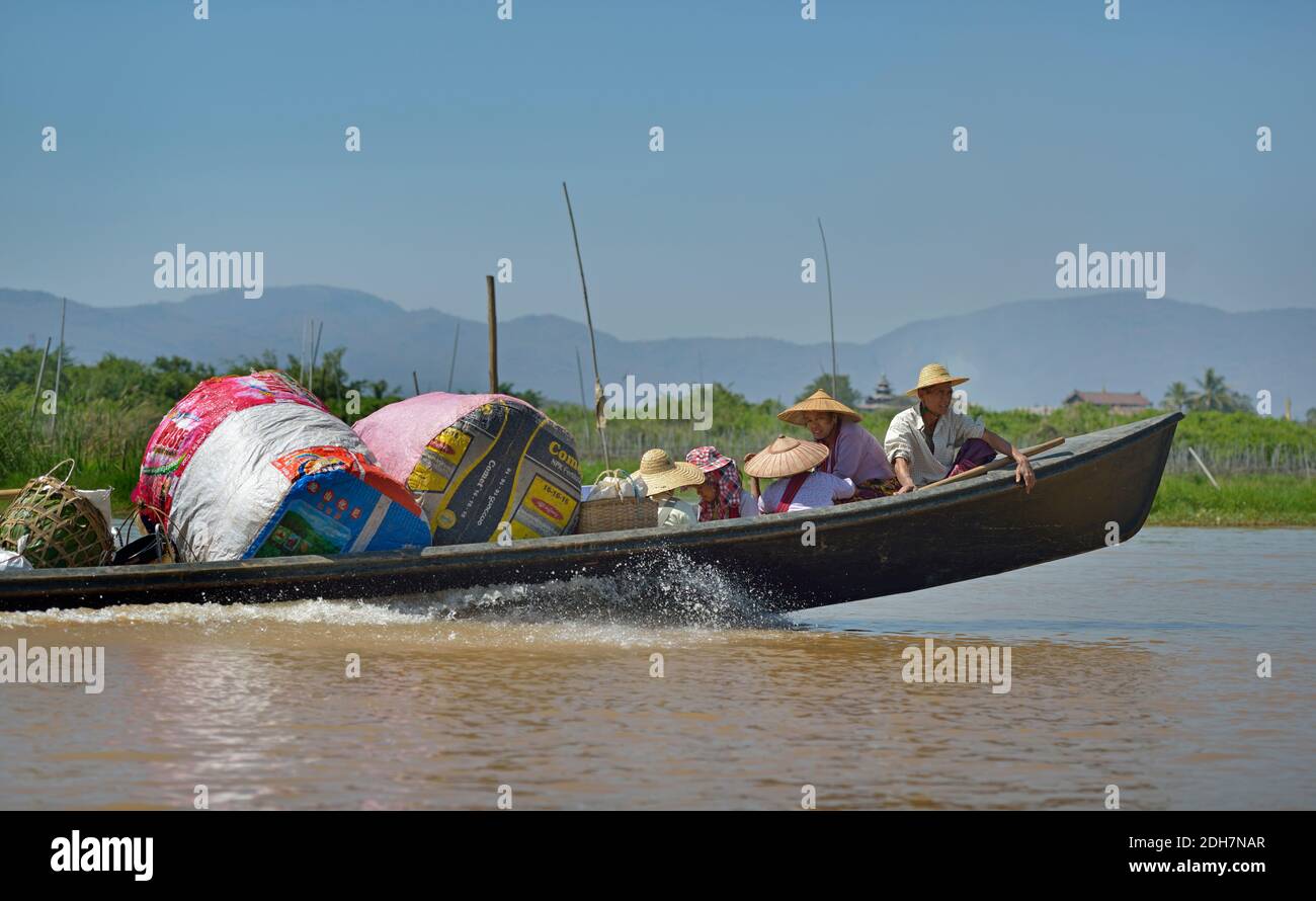 Water Transportation Workers High Resolution Stock Photography and ...