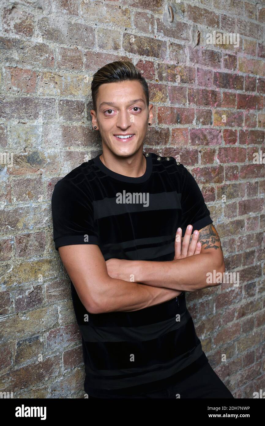 Mesut oezil hi-res stock photography and images - Alamy