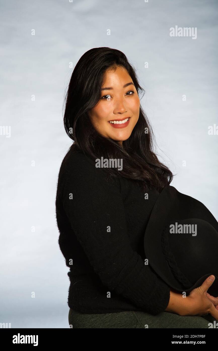 Happy japanese lady hi-res stock photography and images - Alamy