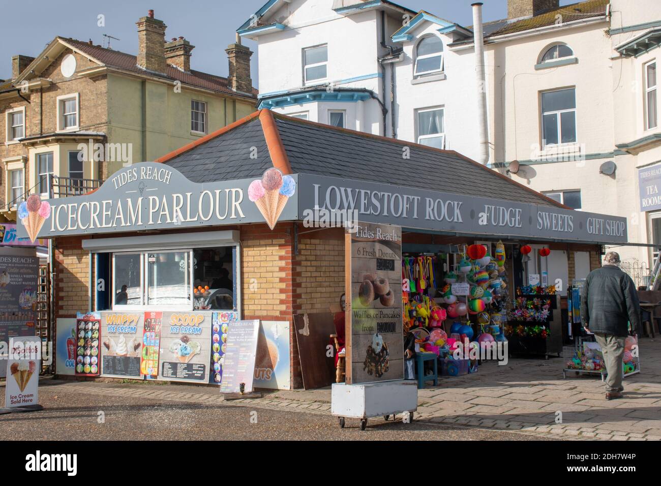 Traditional ice cream store hi-res stock photography and images - Alamy