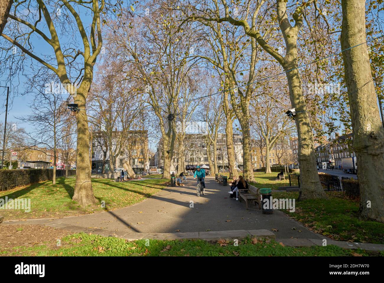 Green area in islington hi-res stock photography and images - Alamy