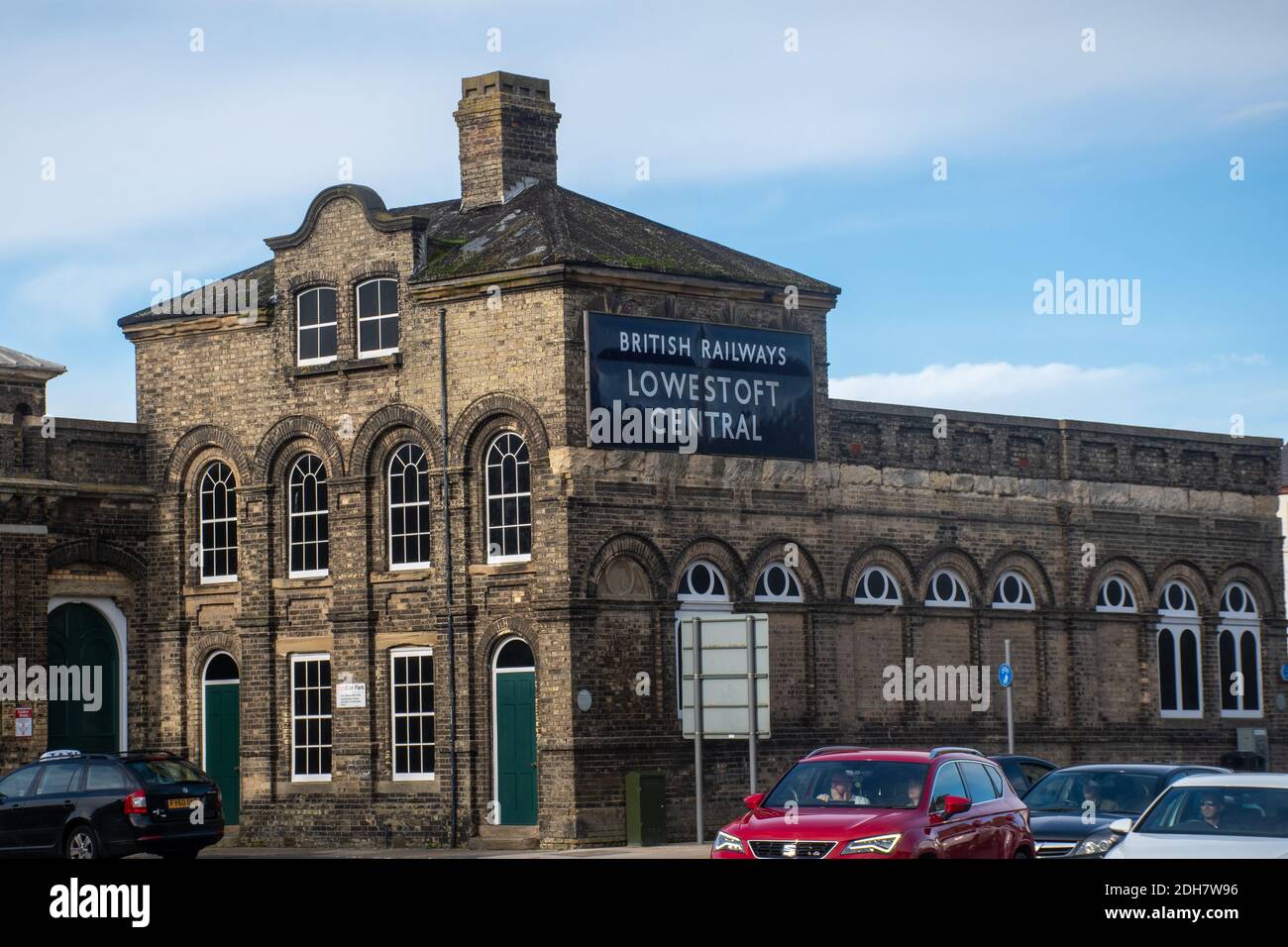 Rail architecture hi-res stock photography and images - Alamy