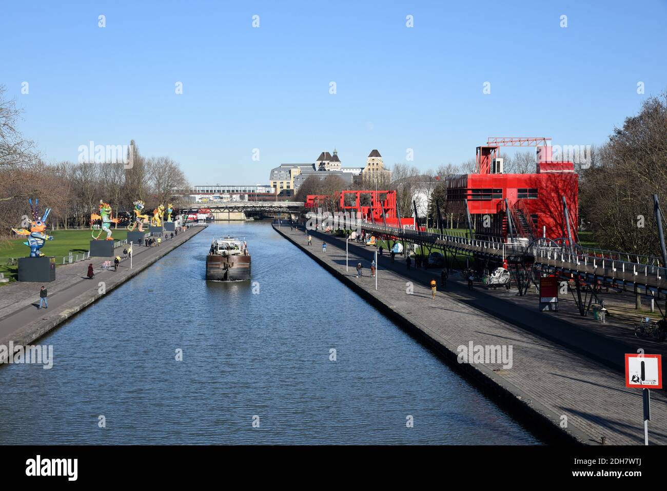 Paris (France): artificial lake "Bassin de la Villette" in the 19th ...
