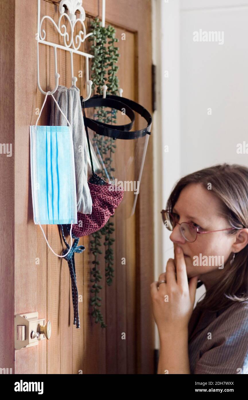 Neck hang hi-res stock photography and images - Alamy