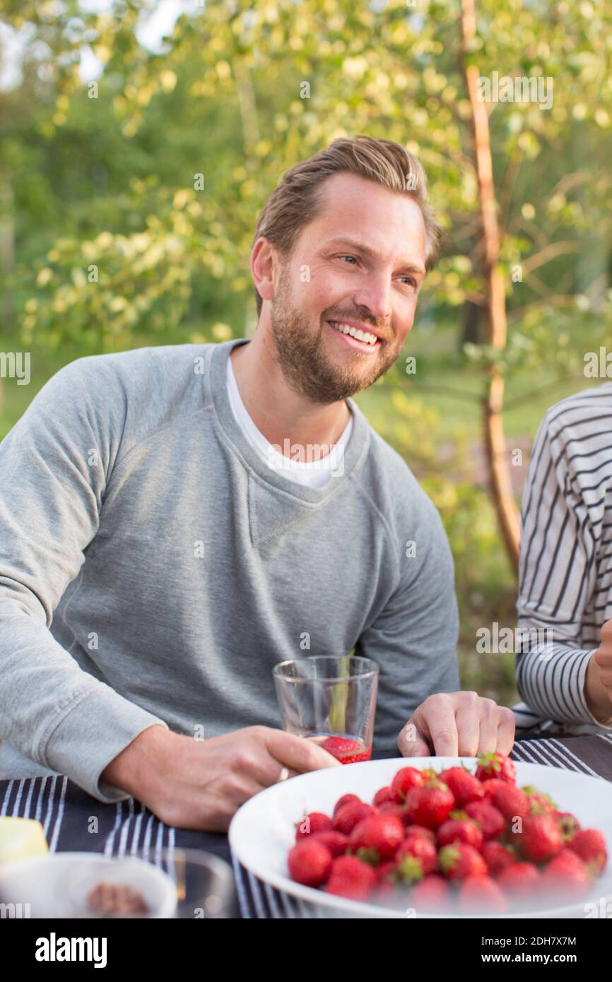Have lunch with friend hi-res stock photography and images - Alamy