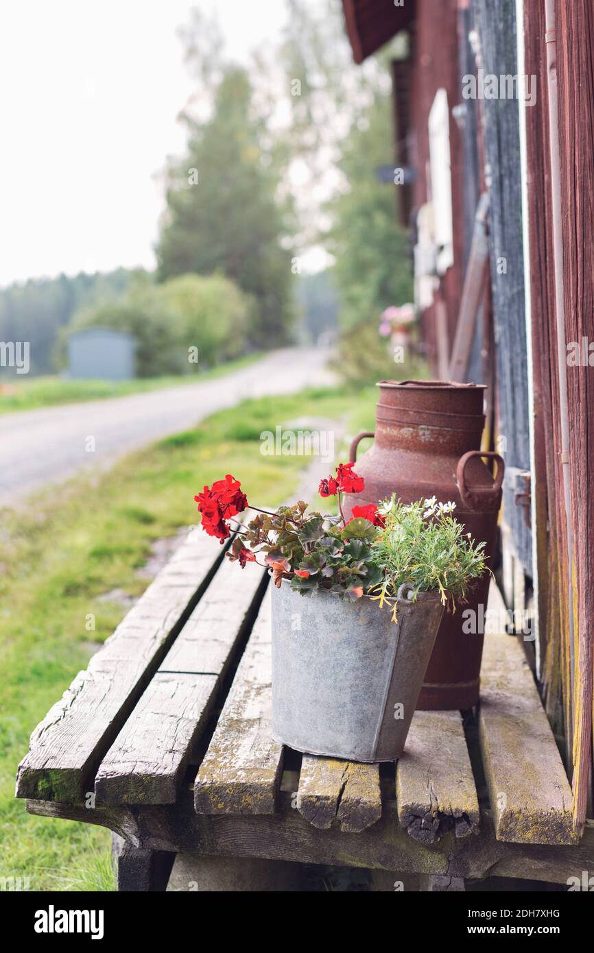 Barns outside hi-res stock photography and images - Alamy
