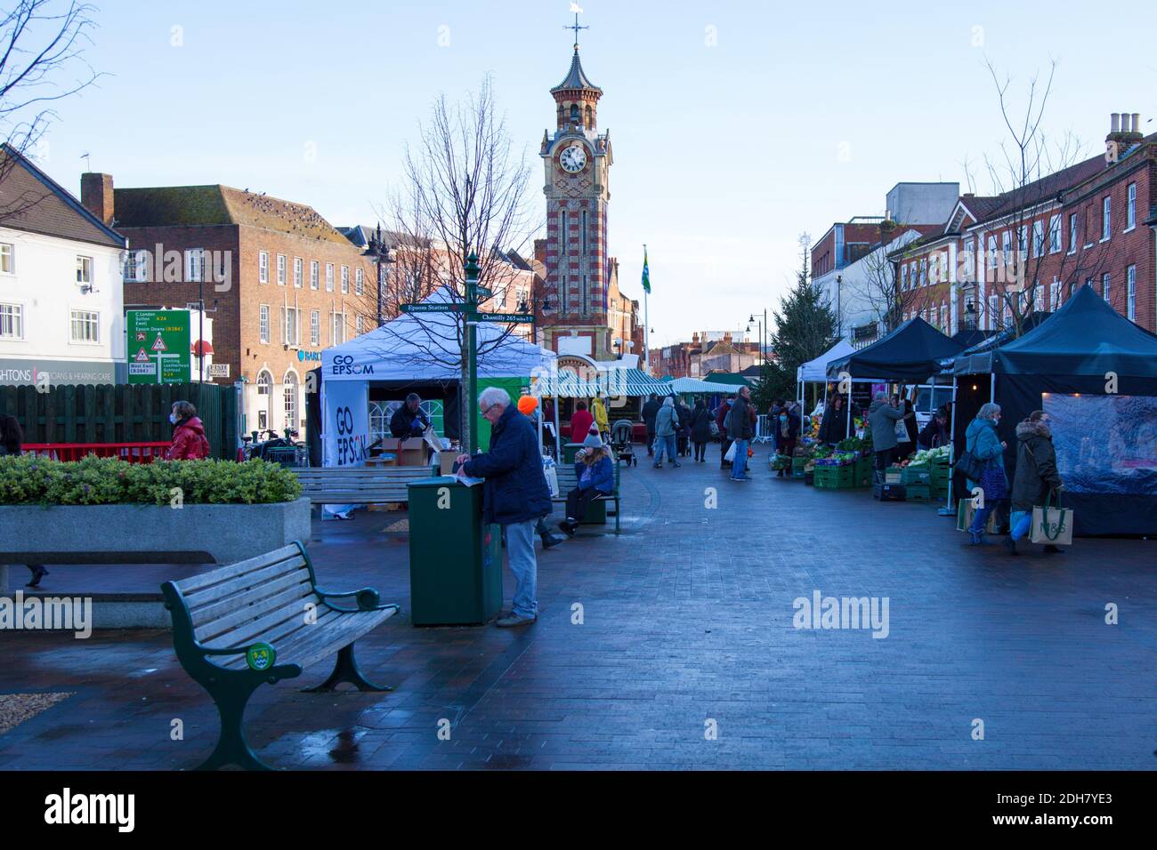 Shoppers epsom town hi-res stock photography and images - Alamy