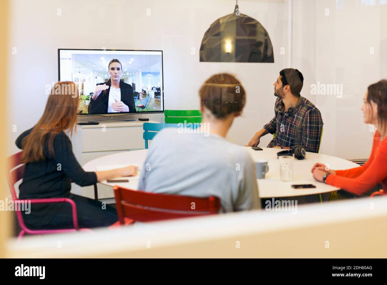 Small meeting presentation business hi-res stock photography and images ...