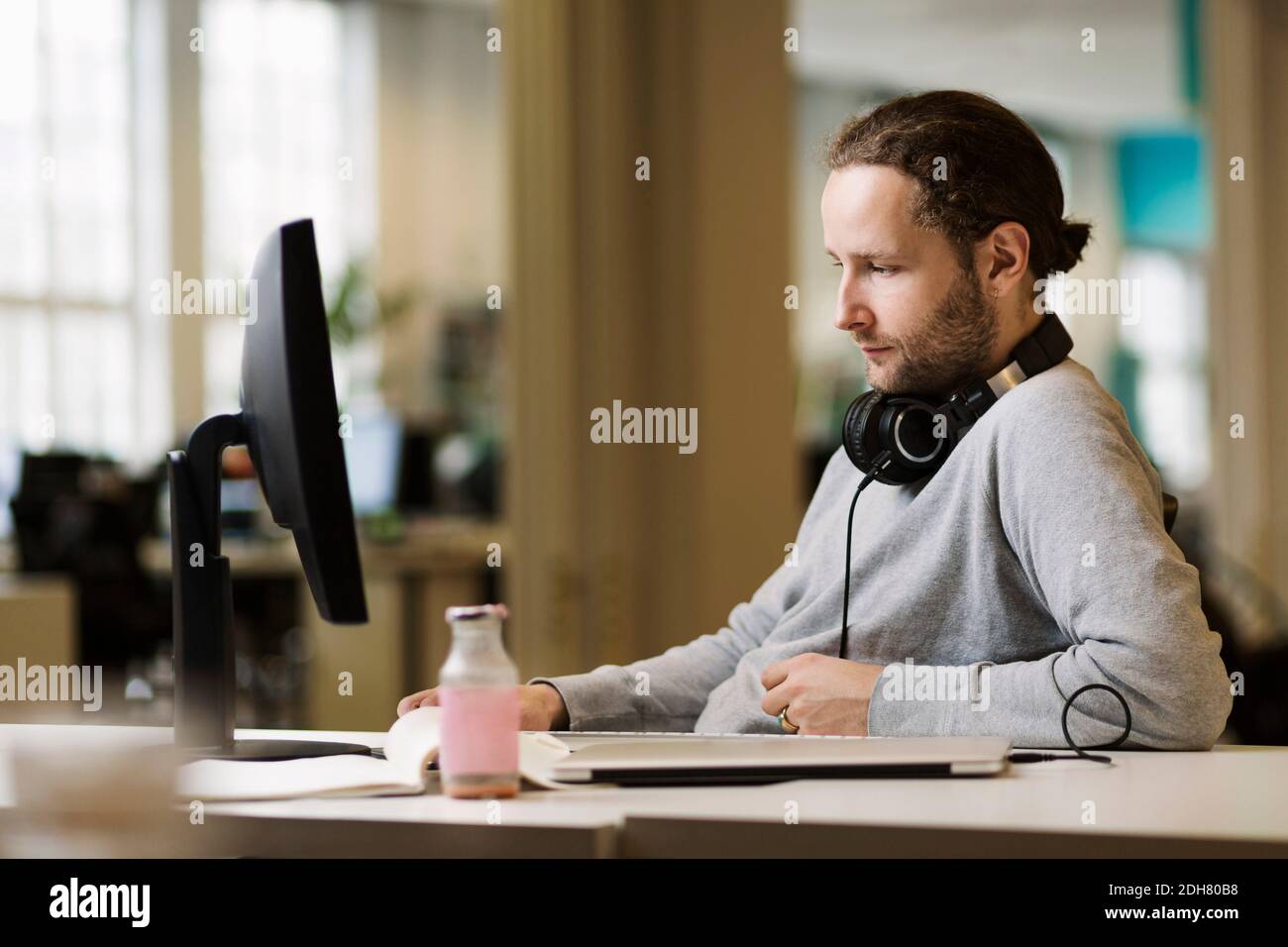 Using desktop hi-res stock photography and images - Alamy