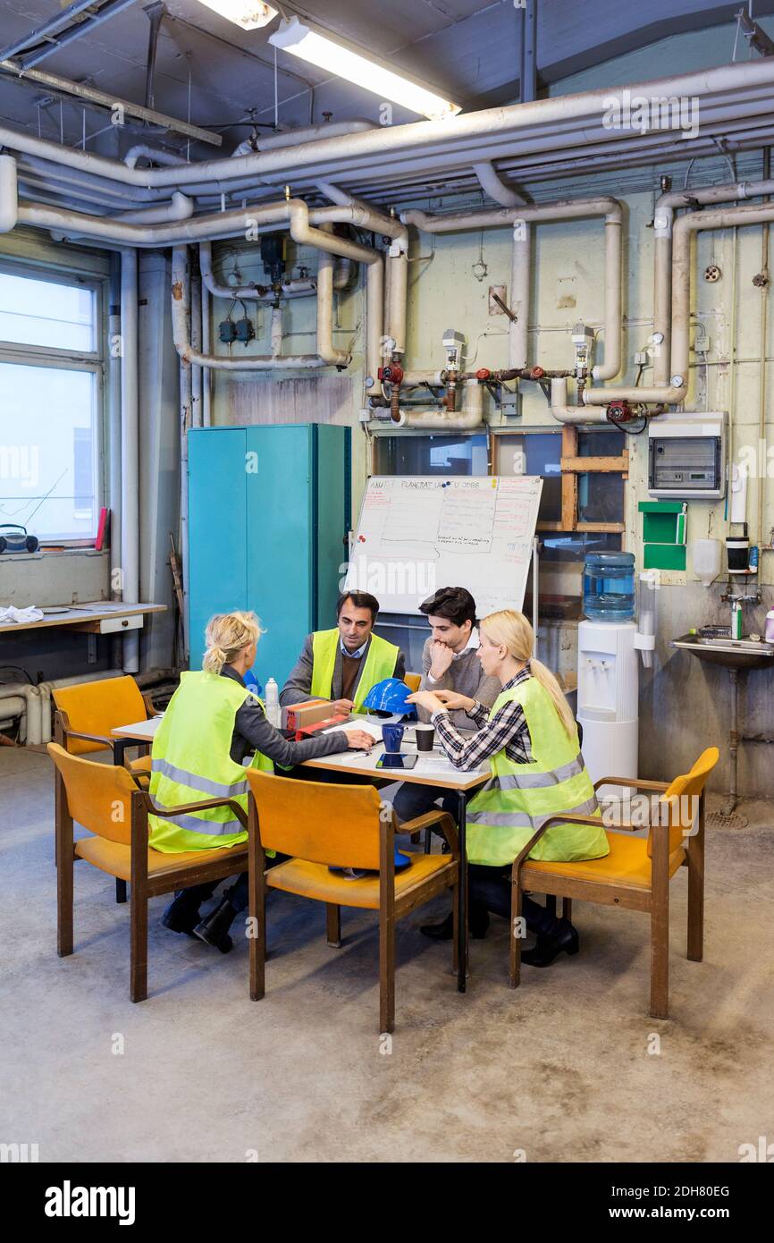 Manual table hi-res stock photography and images - Alamy