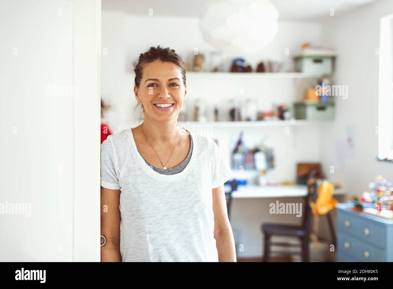Portraits in an interior hi-res stock photography and images - Alamy