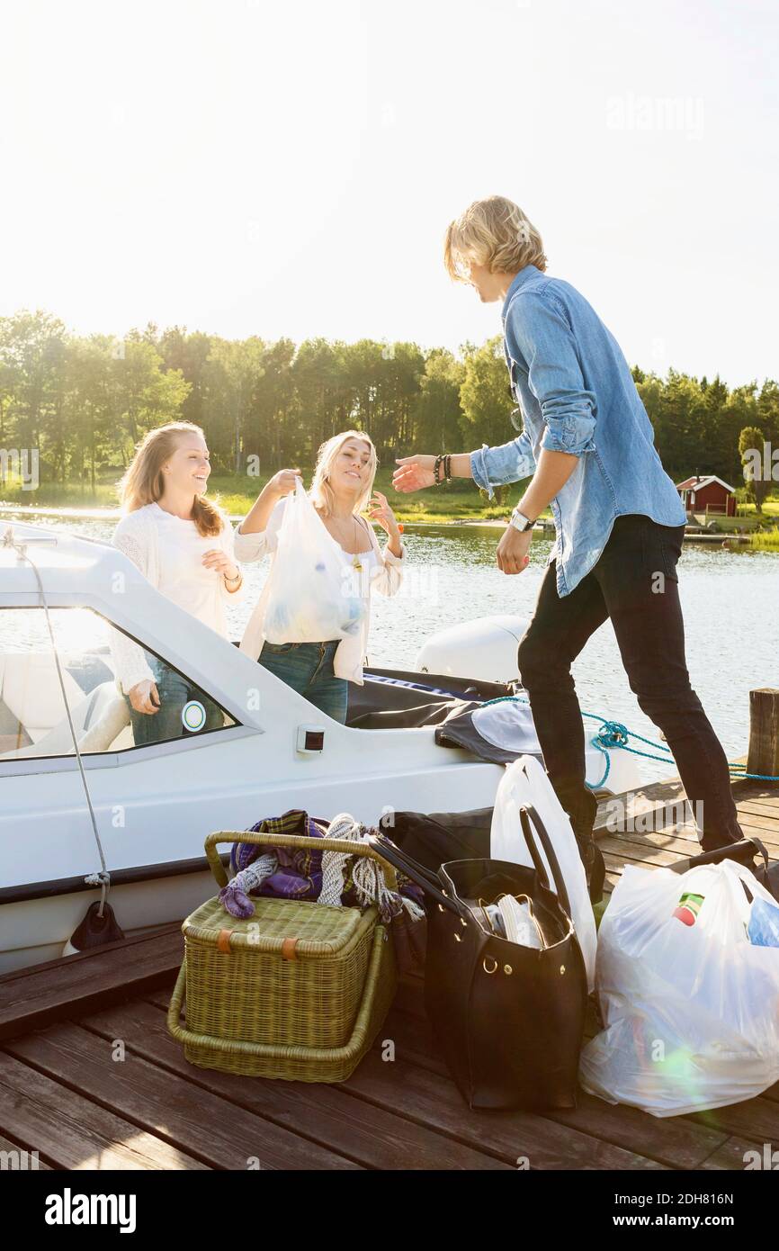 Pier luggage hi-res stock photography and images - Alamy
