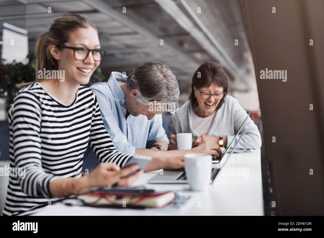 Business counter hi-res stock photography and images - Alamy