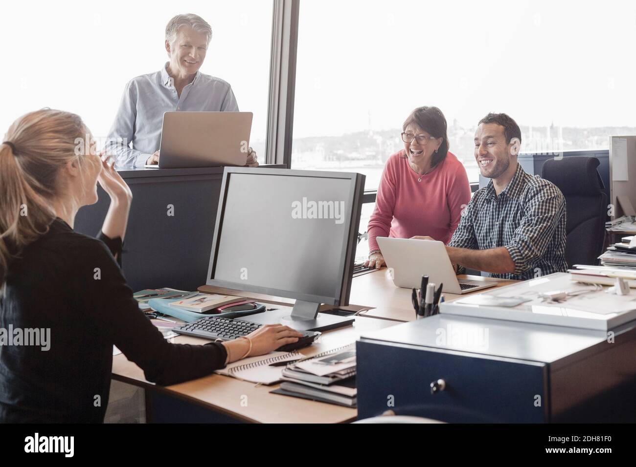 Happy office people hi-res stock photography and images - Alamy