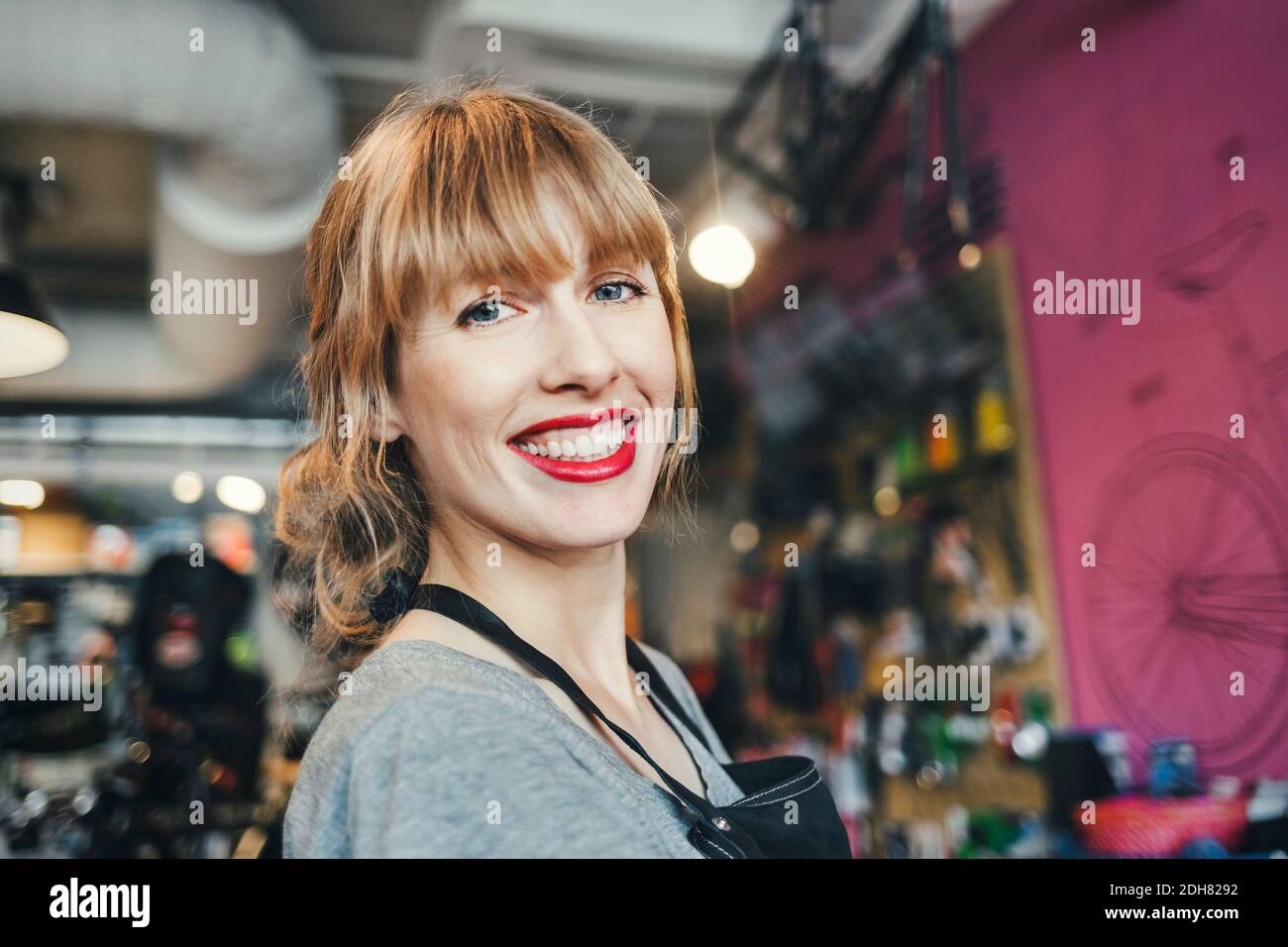 Female happy mature paper hi-res stock photography and images - Alamy