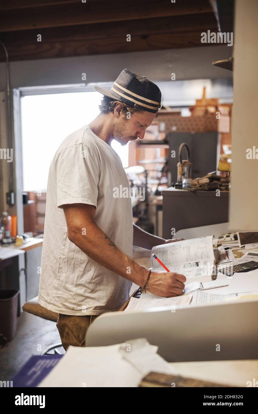 Document panel hi-res stock photography and images - Alamy