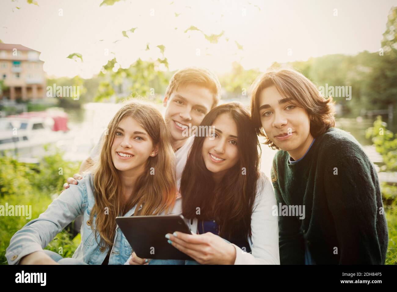 Confident teenagers hi-res stock photography and images - Alamy